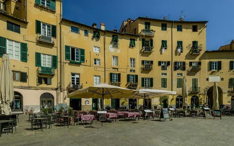Shopping In Lucca: Everything You Need To Know